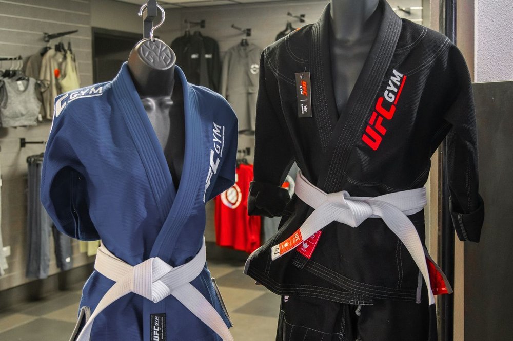 UFC GYM HONOLULU - 354 Photos & 385 Reviews - 805 Pohukaina St ...