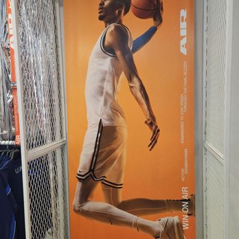 NIKE CHICAGO - Updated December 2025 - 287 Photos & 256 Reviews - 669 N ...
