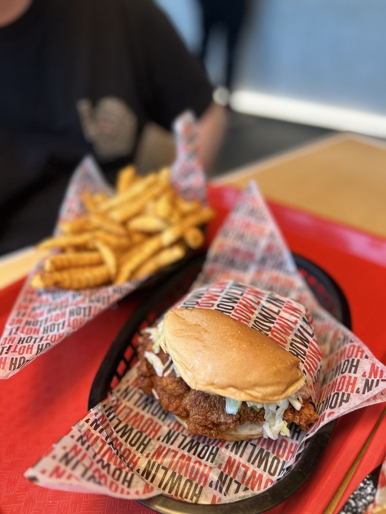 HOWLIN’ RAY’S - Updated September 2025 - 2092 Photos & 1130 Reviews ...