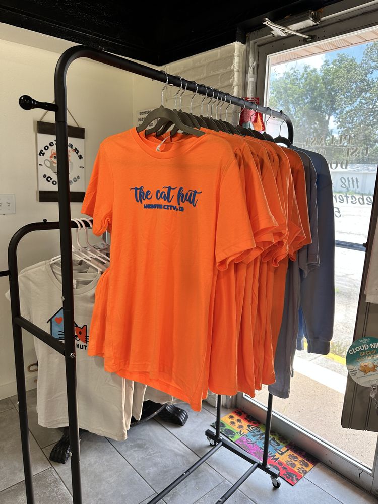 THE CAT HUT - Updated July 2025 - 1118 2nd St, Webster City, Iowa - Pet ...