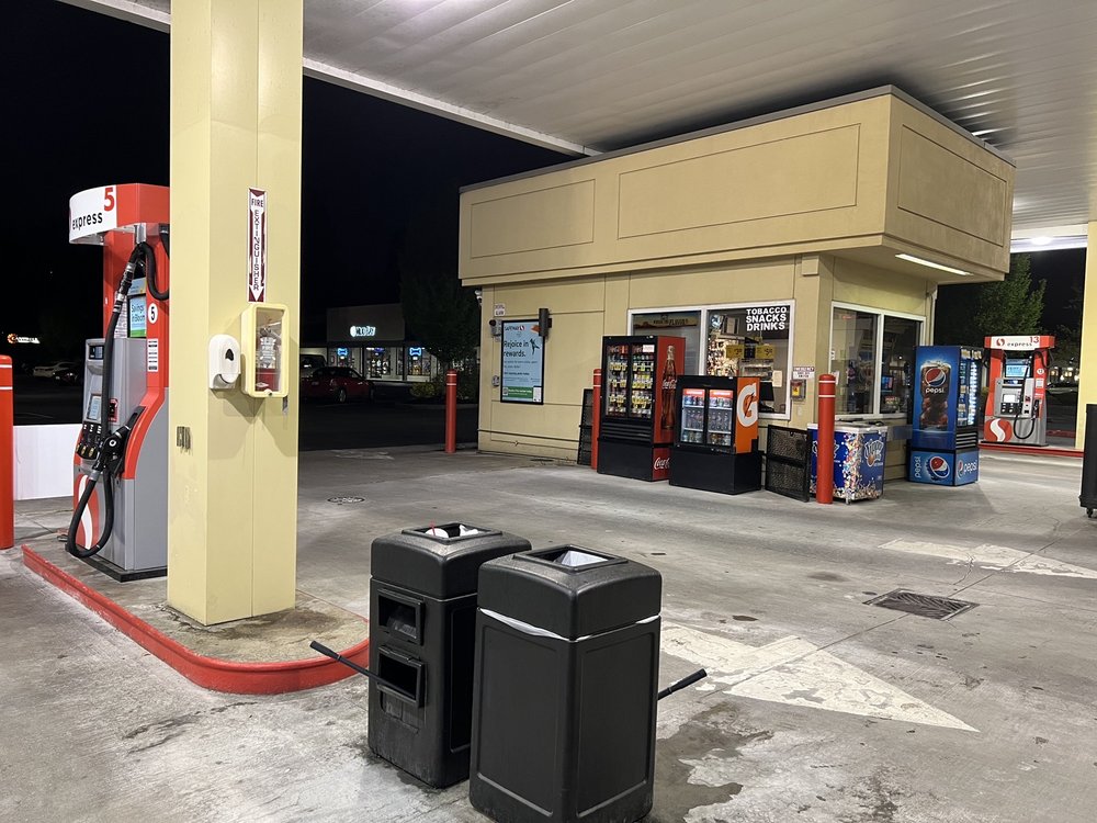 SAFEWAY FUEL STATION - 1645 140th Ave NE, Bellevue, Washington - Gas ...