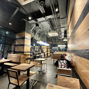 SHAKE SHACK HERALD SQUARE - Updated January 2025 - 645 Photos & 440 ...