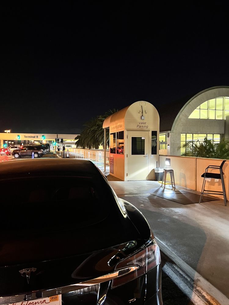 LAZ FLY AIRPORT PARKING - Updated October 2025 - 14 Reviews - 18601 ...