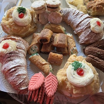 ZEPPIERI & SONS BAKERY - Updated October 2025 - 97 Photos & 139 Reviews ...