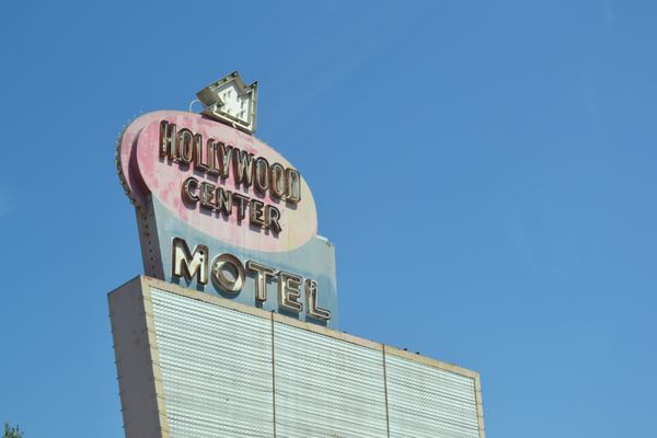 HOLLYWOOD CENTER MOTEL - Updated November 2025 - 12 Photos - 6720 W ...