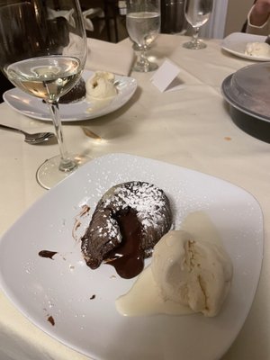 METUCHEN INN - 151 Photos & 193 Reviews - 424 Middlesex Ave, Metuchen ...