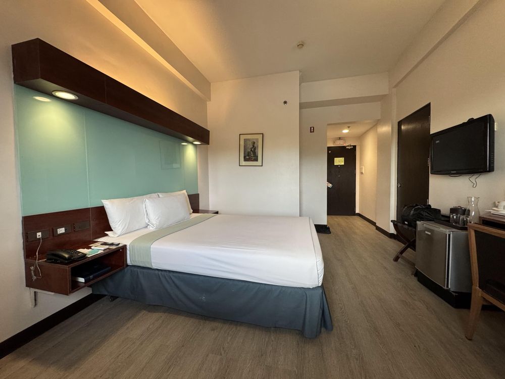 MICROTEL BY WYNDHAM - Updated April 2025 - 20 Photos - Coral Way Avenue ...