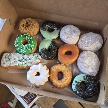 COUNTRY DONUTS - Updated January 2026 - 81 Photos & 320 Reviews - 3091 ...