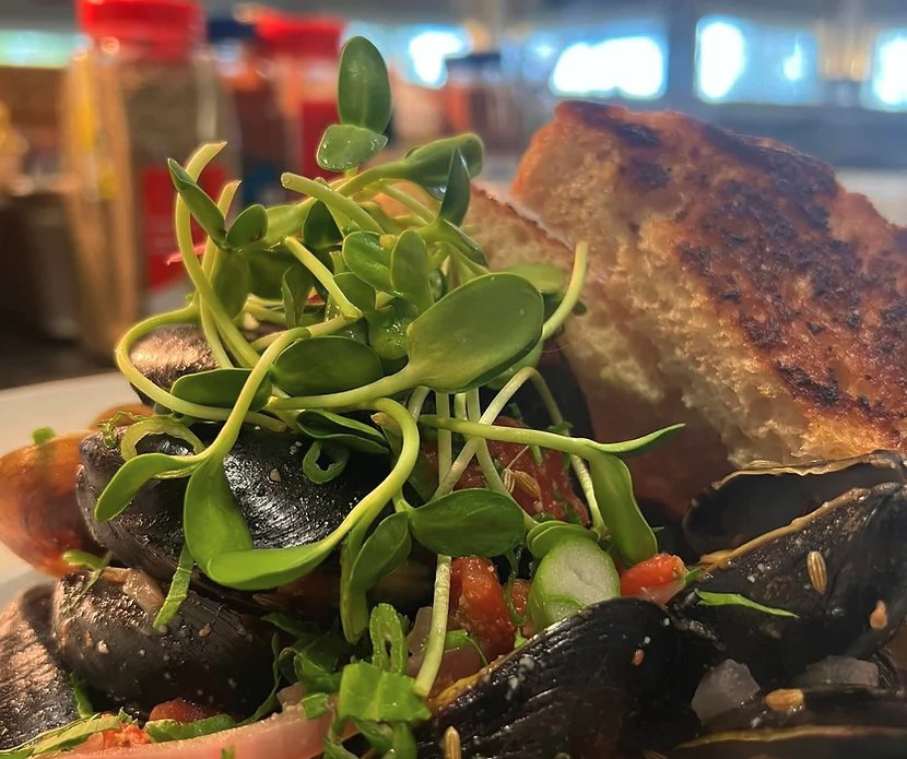 PACIFIC MOON RISING BAR & GRILL - 49 Photos - 1600 Stroulger Road ...