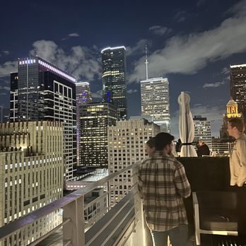 Z ON 23 ROOFTOP - Updated August 2024 - 213 Photos & 250 Reviews - 1121 ...