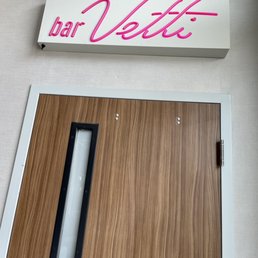BAR VETTI - Updated November 2024 - 700 Photos & 329 Reviews - 727 E ...