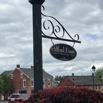 ALTLAND HOUSE GRILL & PUB - Updated December 2025 - 77 Photos & 99 ...