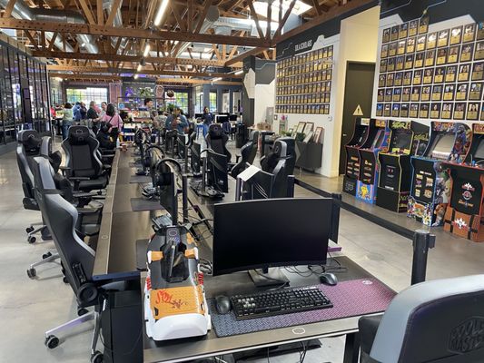 THE BEEHIVE - Updated August 2025 - 52 Photos - 961 E 61st St, Los ...