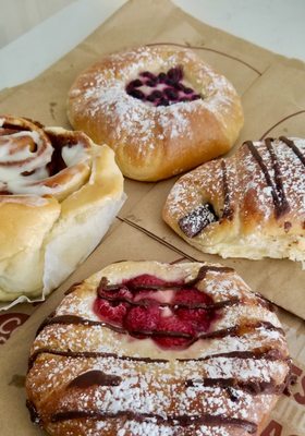 COBS BREAD - Updated February 2025 - 4099 Erin Mills Parkway, Mississauga, Ontario - Bakeries ...