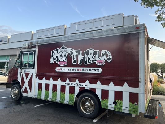 MOO THRU - HERNDON - Updated June 2024 - 12 Photos - 317 Spring St ...