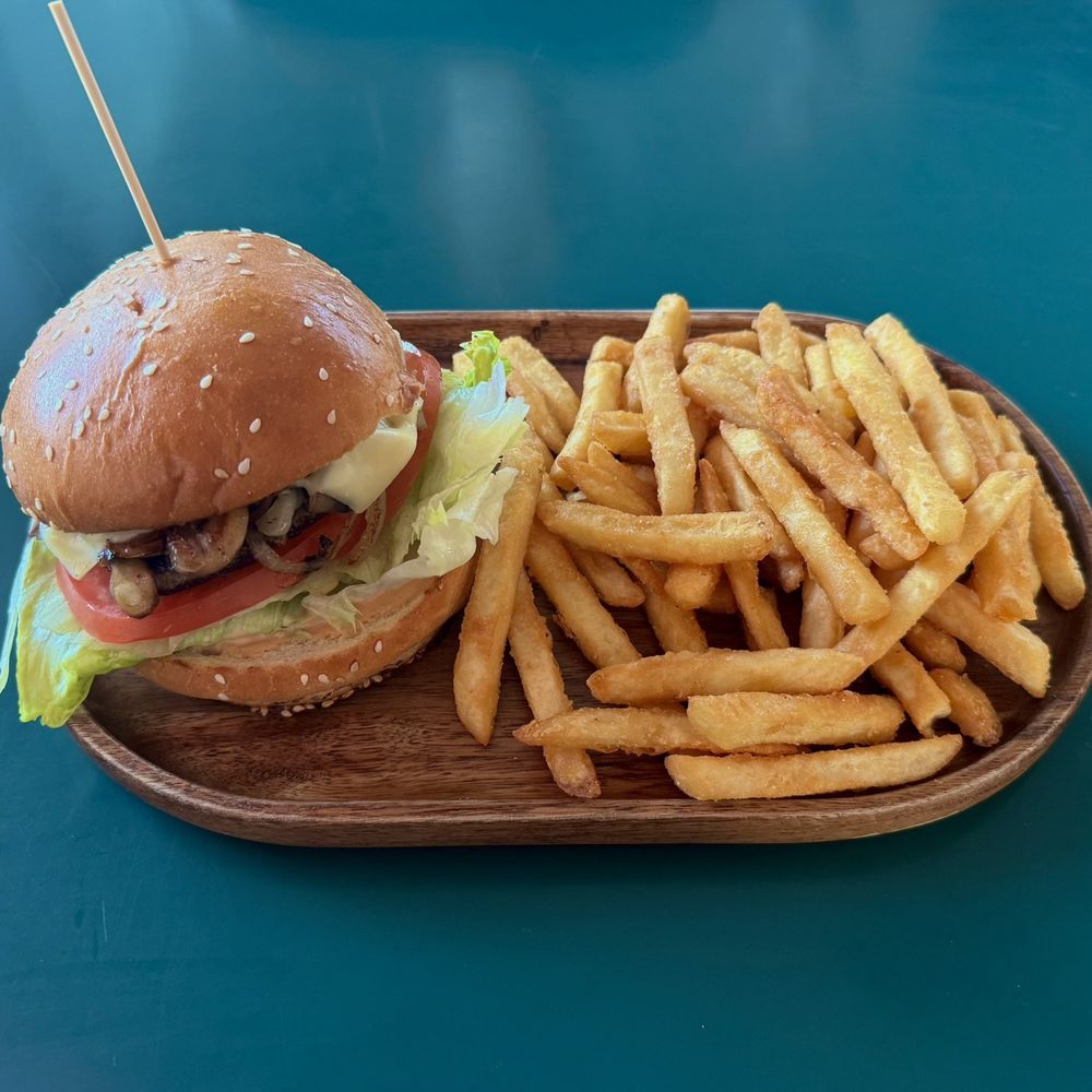 GIANT BURGER - Updated December 2025 - 29 Photos & 33 Reviews - 1284 N ...