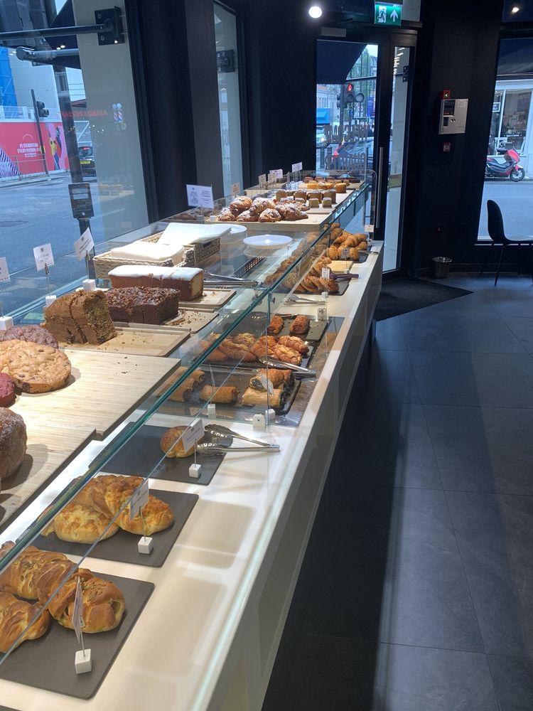 QUARTER BAKERY - Updated September 2024 - 87 Hammersmith Rd, London ...