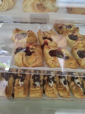 THE PASTRY COTTAGE - Updated August 2025 - 1957 Neeley Rd, Big Stone ...