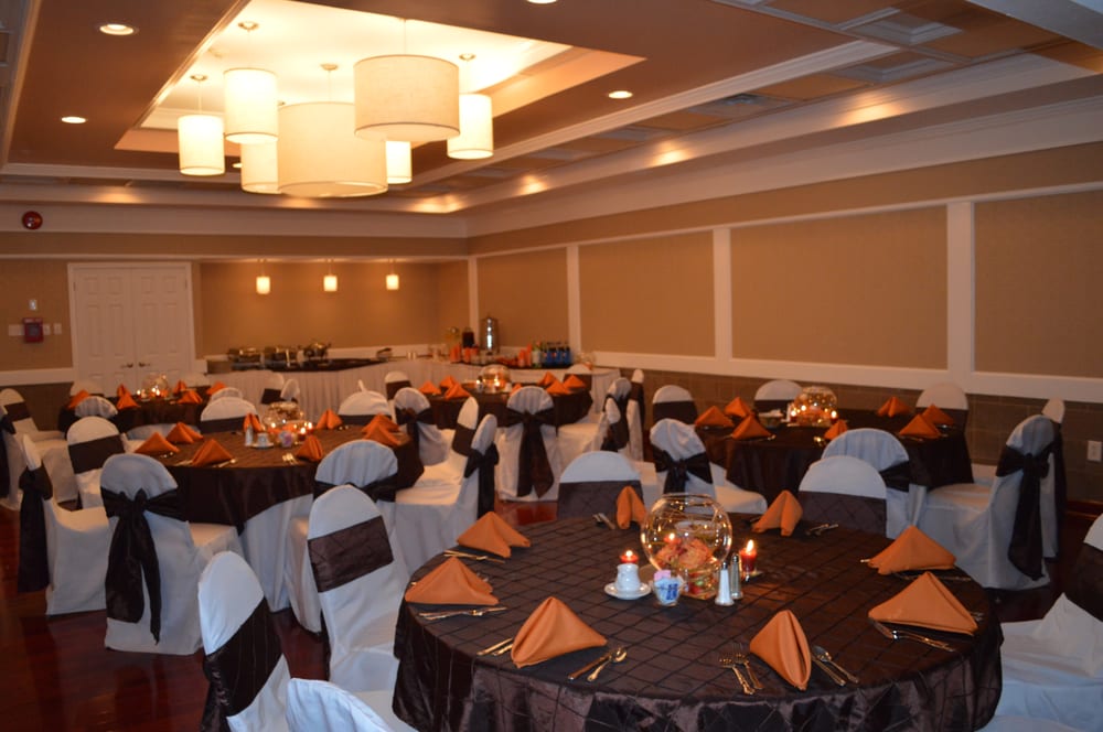 CRYSTAL AND TERRACE ROOM AT BUTLER DAY’S INN - Updated April 2024 - 139 ...