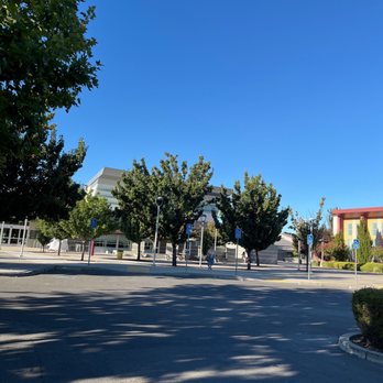 SACRAMENTO PUBLIC LIBRARY - NORTH NATOMAS - Updated June 2024 - 46 ...