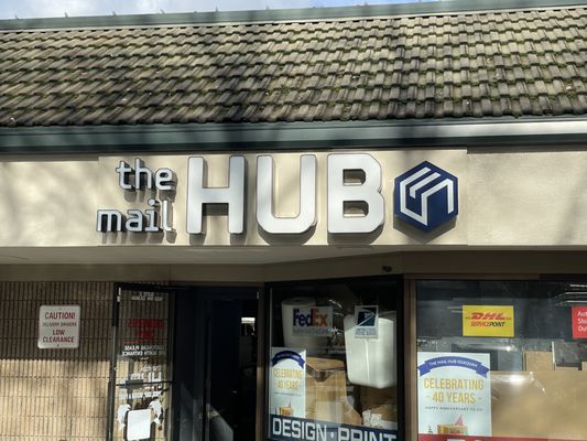 THE MAIL HUB - Updated December 2025 - 39 Reviews - 1420 NW Gilman Blvd ...