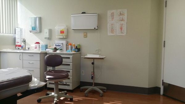 ARAMINI MICHAEL DPM - Updated December 2025 - 31 Reviews - 5435 Reno ...