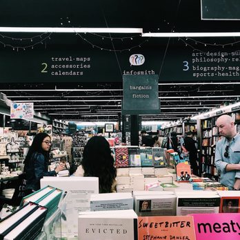 BROOKLINE BOOKSMITH - Updated March 2025 - 145 Photos & 498 Reviews ...