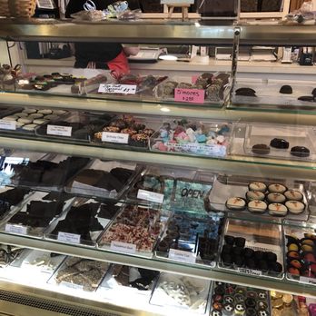 CHOCOLATE SMILES CANDY FACTORY & GIFT SHOPPE - Updated March 2025 - 36 ...