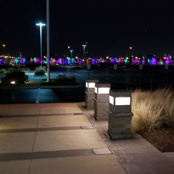 BOBBY HULL COMMUNITY ICE RINK - Updated October 2025 - 11 Photos - 34th ...