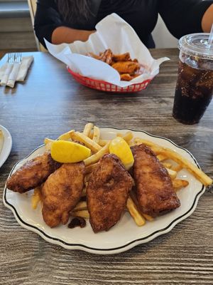 ROUNDABOUT GRILL - 79 Photos & 73 Reviews - 12670 Hesperia Rd ...