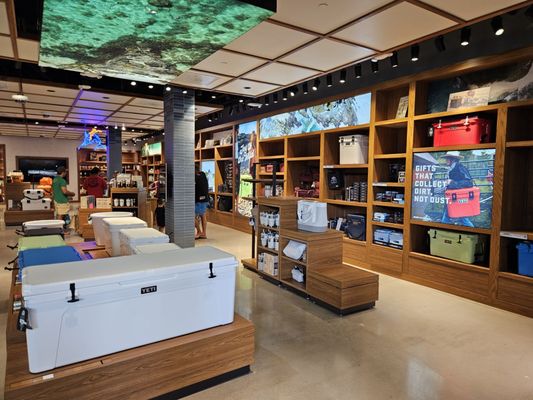 YETI HONOLULU - Updated December 2025 - 124 Photos & 43 Reviews - 1450 ...