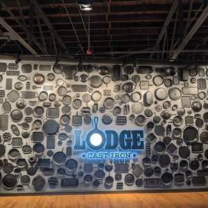 LODGE FACTORY STORE - 51 Photos & 37 Reviews - 220 E 3rd St, South ...