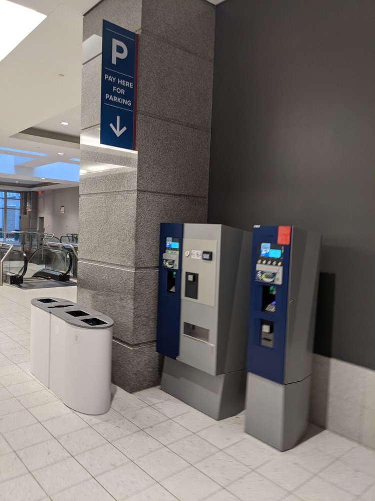 SIMCOE PLACE EXPRESS PARK - Updated December 2025 - 11 Photos - 200 ...