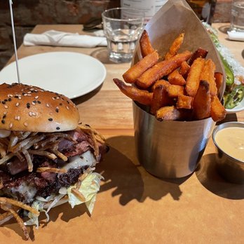 HAMBRGR OTTAWA STREET - Updated August 2025 - 133 Photos & 75 Reviews ...