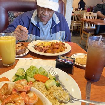 MANOR GRILL & BAR - Updated October 2024 - 1048 Photos & 351 Reviews ...