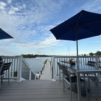 THE LIGHTHOUSE RESTAURANT & DOCK BAR - Updated December 2025 - 571 ...