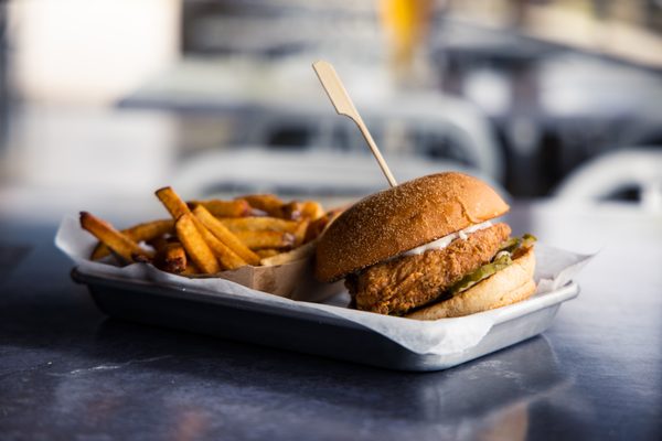BOTTLECAP ALLEY ICEHOUSE GRILL - Updated October 2025 - 92 Photos & 160 ...