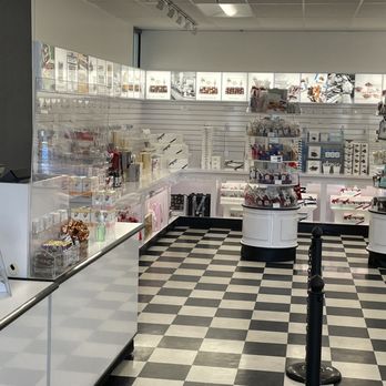 SEE’S CANDIES - Updated December 2025 - 289 Photos & 63 Reviews - 26483 ...