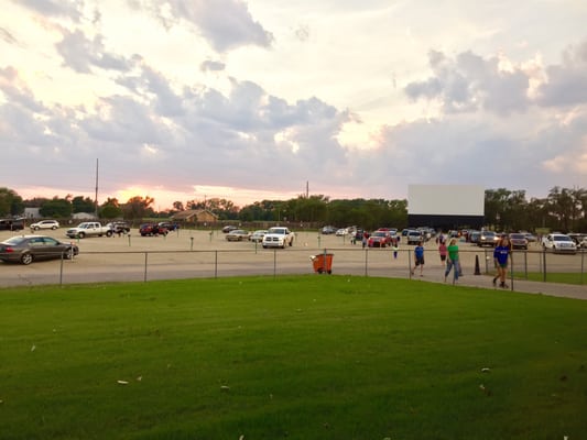 STARLITE DRIVE-IN - Updated December 2025 - 14 Photos & 27 Reviews ...