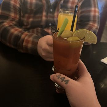 UPTOWN GRILLE - Updated May 2024 - 556 Photos & 830 Reviews - 3100 E ...