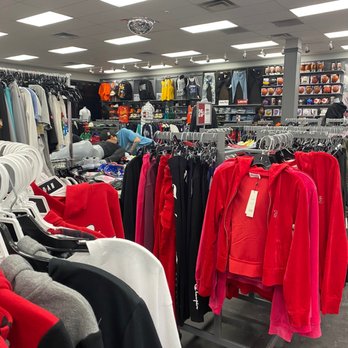 HIBBETT SPORTS - Updated May 2025 - 47 Photos - 1717 Montgomery Hwy ...