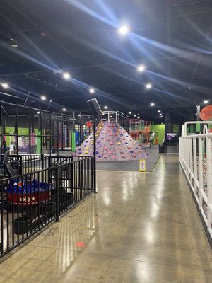 FUN CITY TRAMPOLINE PARK - Updated December 2025 - 22 Photos - 1277 ...