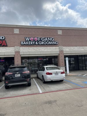WOOF GANG BAKERY & GROOMING GLEANNLOCH FARMS - Updated November 2025 ...