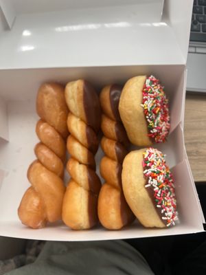 SUNRISE DONUTS - Updated May 2024 - 33 Photos & 107 Reviews - 2615 Oak ...