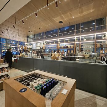 CAPITAL ONE CAFÉ - 139 Photos & 39 Reviews - 731 Lexington Ave, New ...