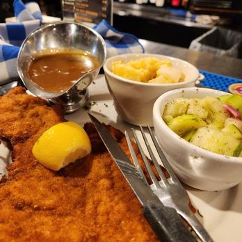 CHECKERS OLD MUNCHEN - Updated April 2025 - 789 Photos & 579 Reviews ...