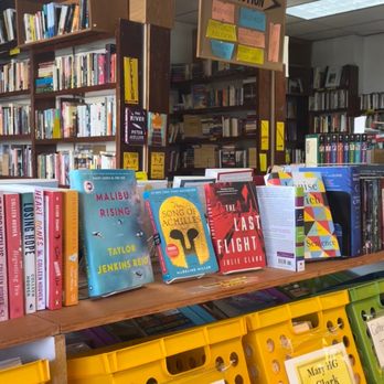 BOOK CRANNY BOOKSTORE - Updated August 2025 - 17 Reviews - 7580 Grant ...