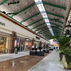 TANGER OUTLETS SAVANNAH - 140 Photos & 100 Reviews - Outlet Stores ...
