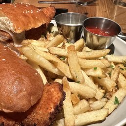 WHISKEY CAKE KITCHEN & BAR - Updated November 2024 - 1287 Photos & 623 ...