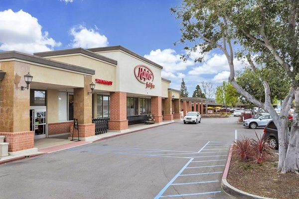 LAS POSAS PLAZA - Updated June 2024 - 17 Photos - 101 Fwy & Las Posas ...